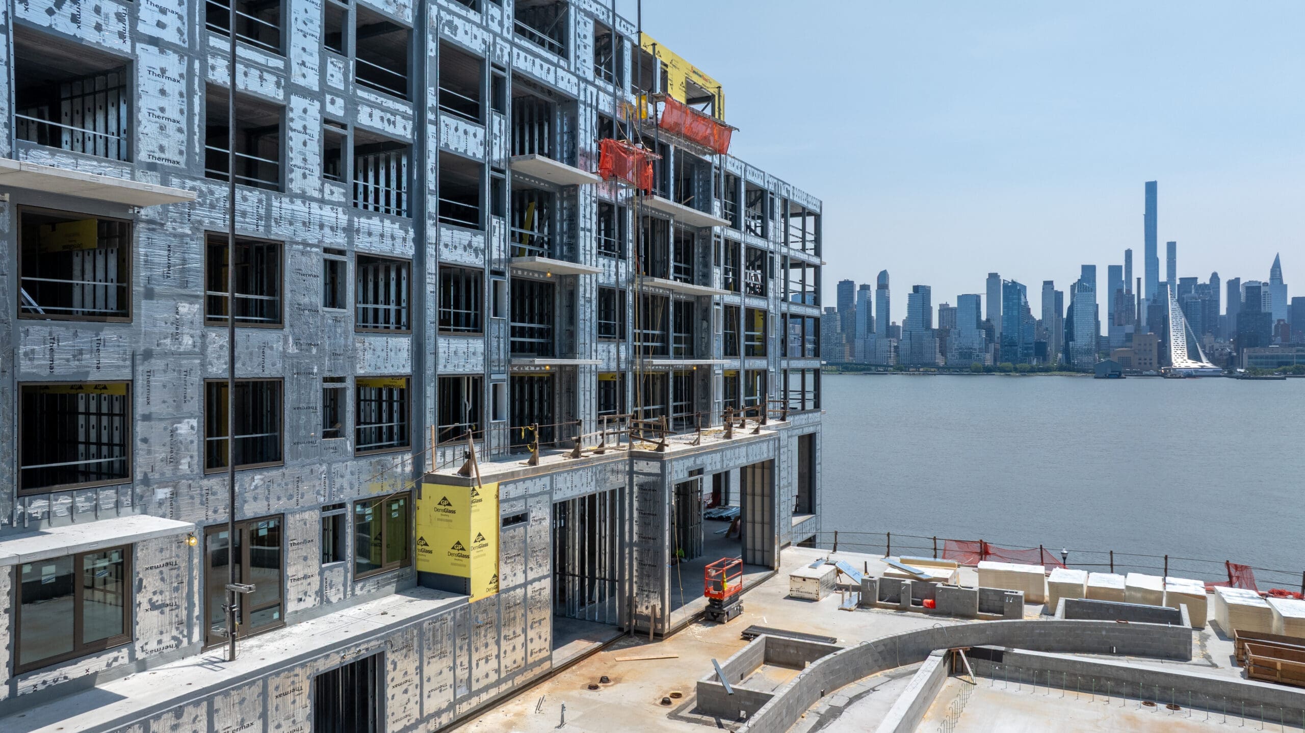 Hambro | Extreme Construction, Inc.
